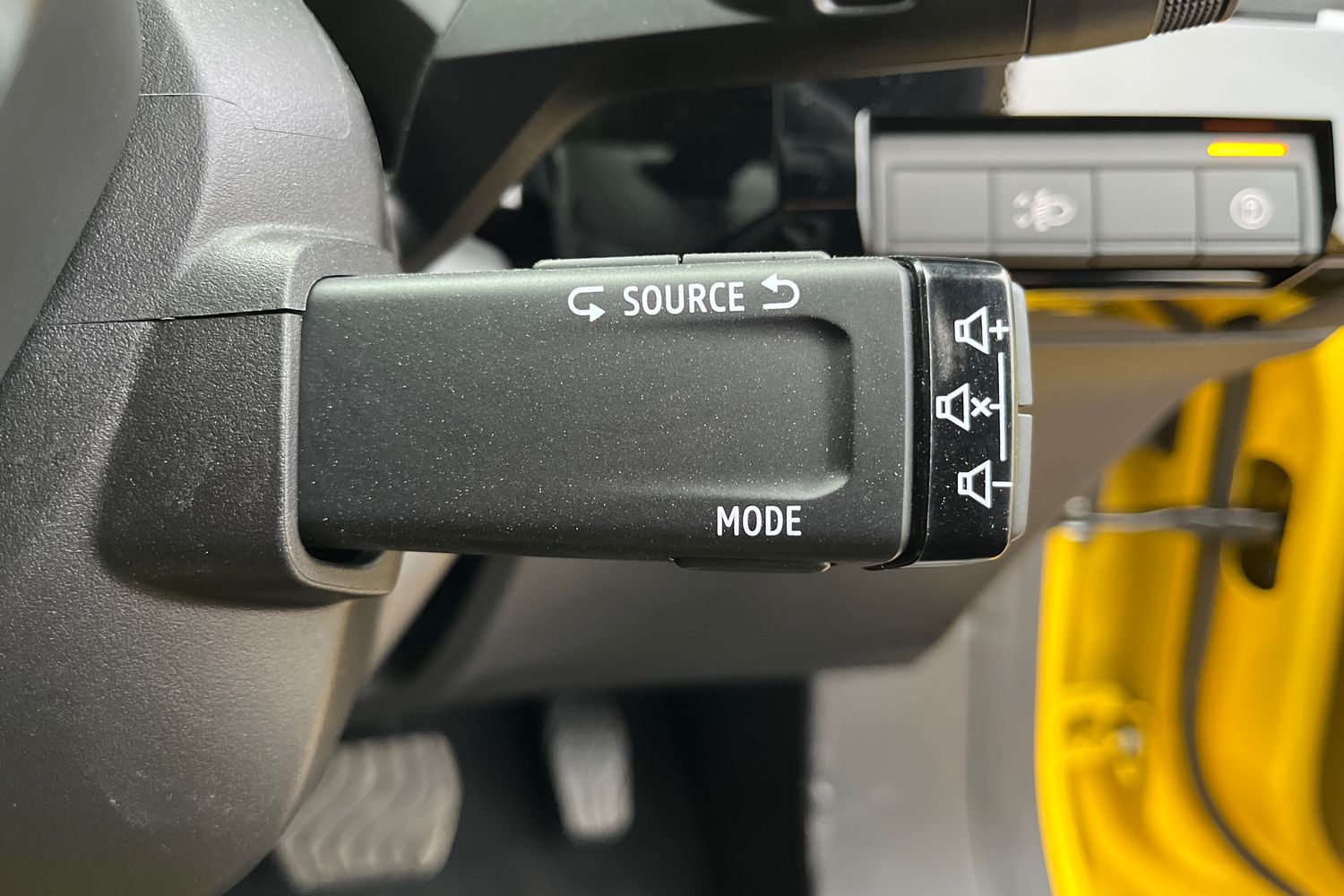 Renault 5 E-Tech electric | Holden Group