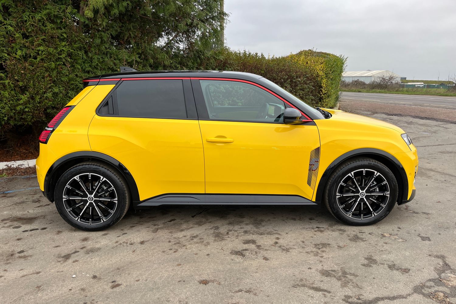 Renault 5 E-Tech electric | Holden Group