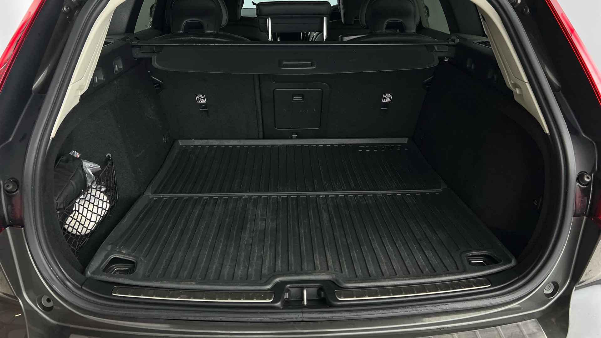 Volvo V60 Inscription | Holden Group