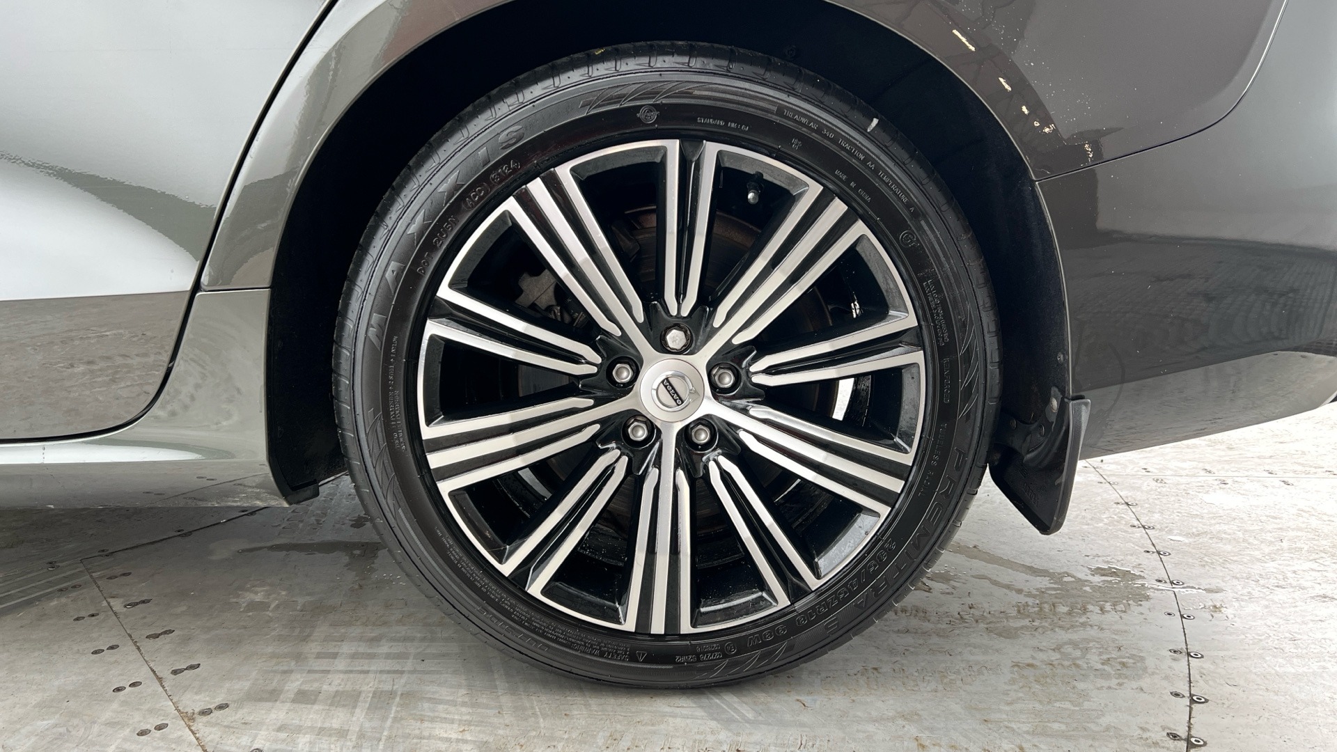 Volvo V60 Inscription | Holden Group